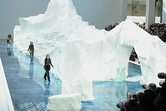Chanel Fall Winter 2010 Show at Paris Fashion Week – MakeUp4All