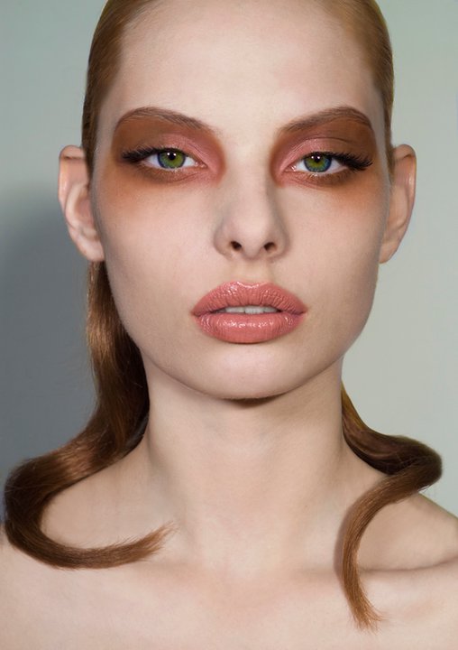 Ellis Faas Skin Veil and New Makeup Look – MakeUp4All