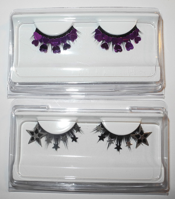 SHIMMER TWINS Lashes with Hearts and Stars Applied – MakeUp4All